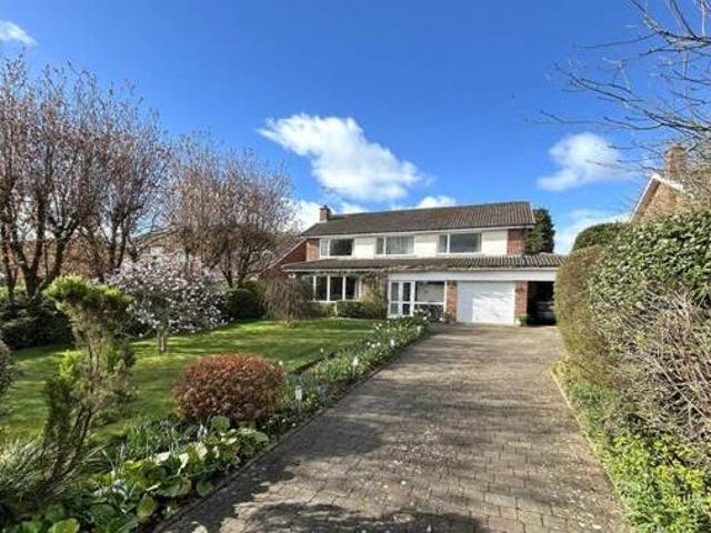 4 Bedroom Detached House For Sale In Handforth