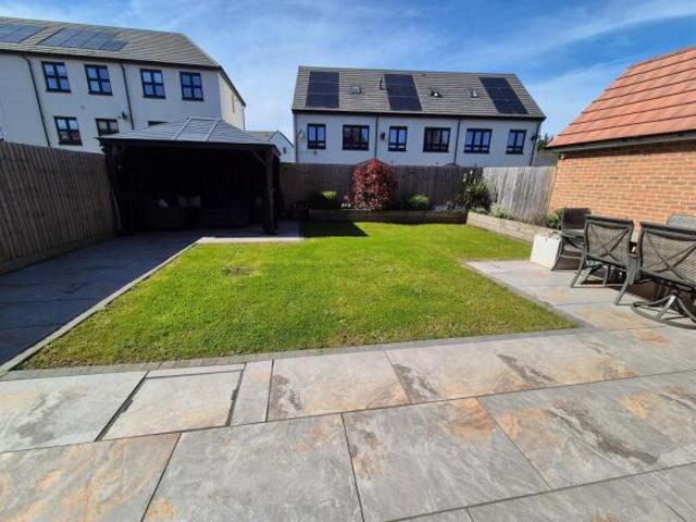 4 bedroom detached house for sale in Hardwick Way, Leeds, LS15