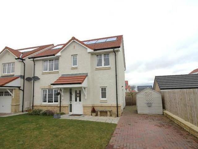 4 bedroom detached house for sale in Hare Moss View Whitburn EH47