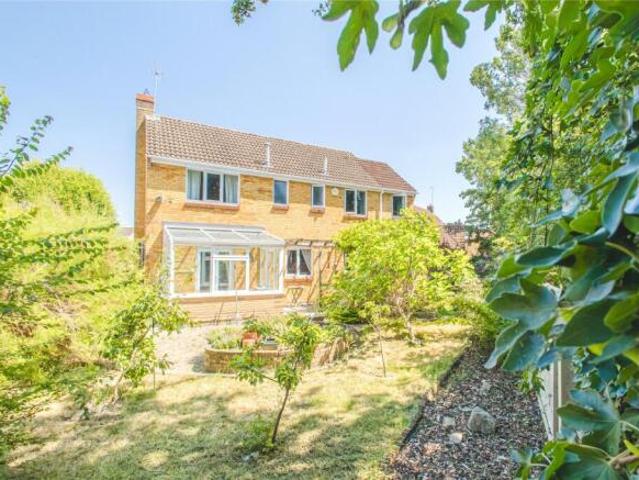 4 bedroom detached house for sale in Harebell Close, Haydon Wick, Swindon, Wiltshire, SN25