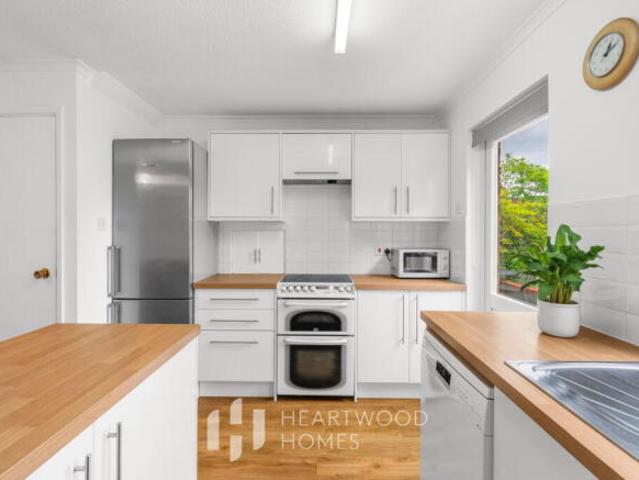 4 bedroom detached house for sale in Harness Way, St. Albans, AL4 9HB, AL4