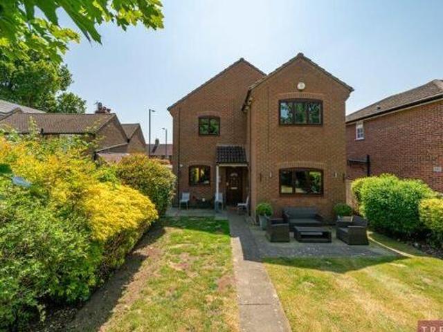 4 Bedroom Detached House For Sale In Harrow