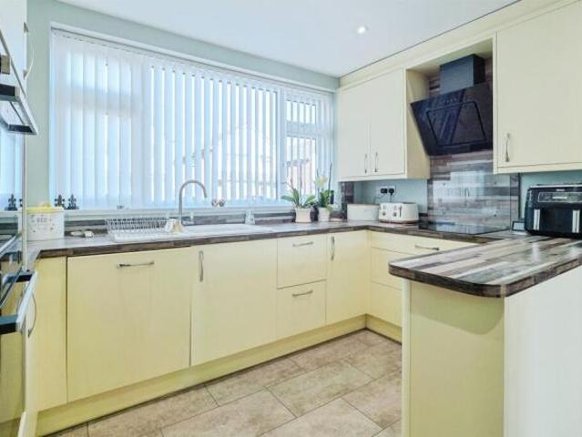 4 bedroom detached house for sale in Harrowgate Drive, Birstall, LEICESTER, LE4