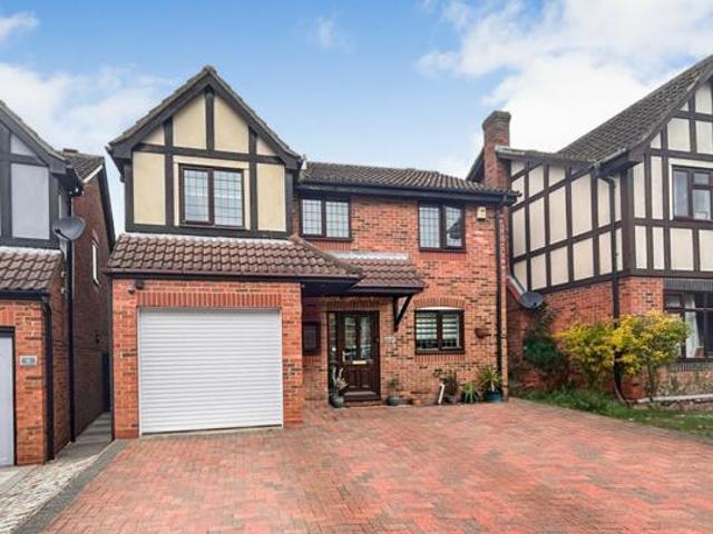 4 Bedroom Detached House For Sale In Hartford