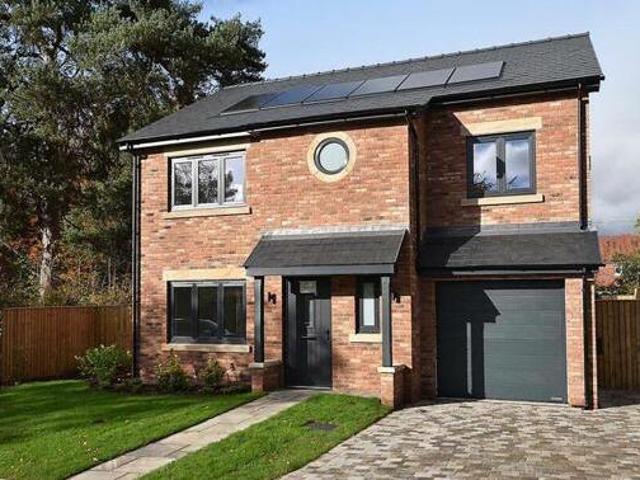 4 Bedroom Detached House For Sale In Hartford