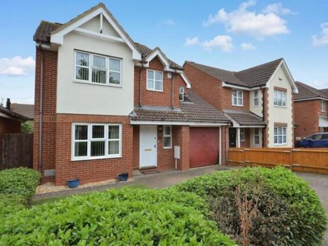4 bedroom detached house for sale in Hartland Avenue, Tattenhoe, MK4