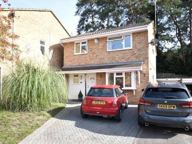 4 bedroom detached house for sale in Harvard Road Owlsmoor Sandhurst Berkshire GU47