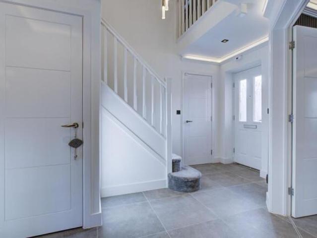 4 bedroom detached house for sale in Hastings Close, Bricket Wood, AL2
