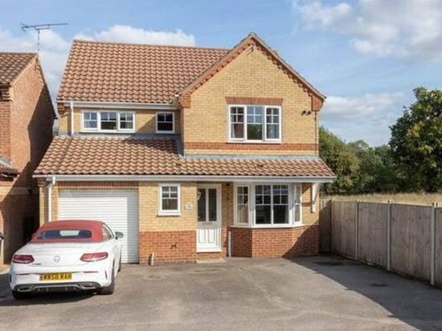 4 bedroom detached house for sale in Hethersett NR9