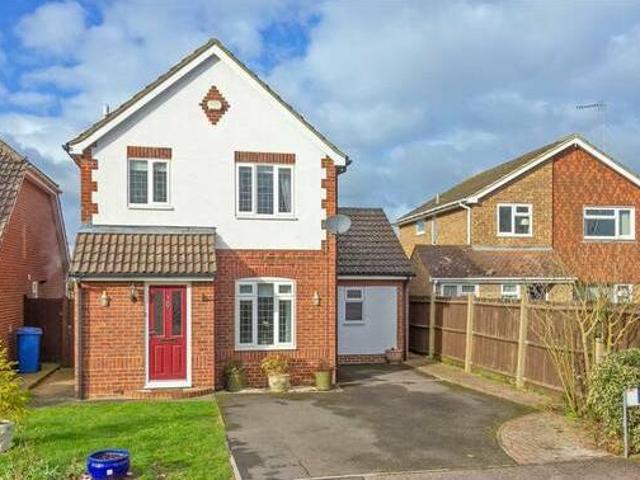 4 bedroom detached house for sale in Hever Place Sittingbourne ME10