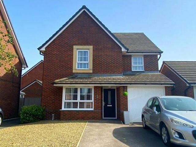 4 Bedroom Detached House For Sale In Heywood, Greater Manchester