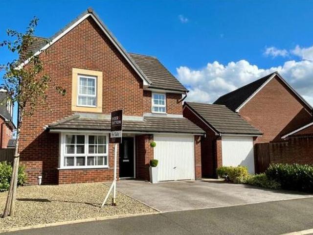 4 Bedroom Detached House For Sale In Heywood, Greater Manchester