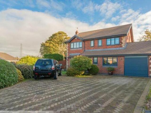 4 Bedroom Detached House For Sale In Heywood, Greater Manchester