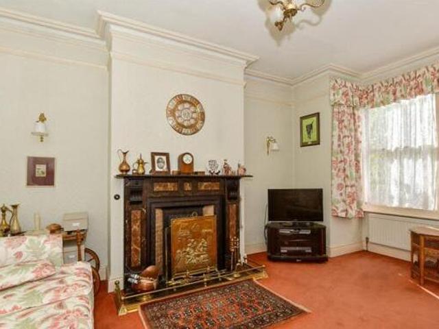 4 Bedroom Detached House For Sale In Headcorn, Ashford