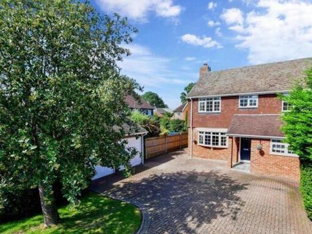 4 Bedroom Detached House For Sale In Headcorn, Ashford