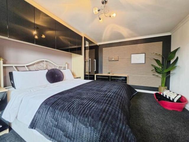4 bedroom detached house for sale in Heakley Avenue, Stoke On Trent, ST6