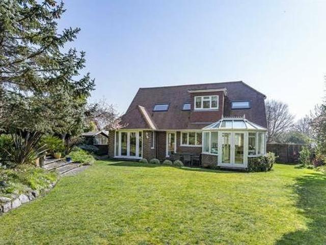 4 bedroom detached house for sale in Heatherwood Midhurst GU29