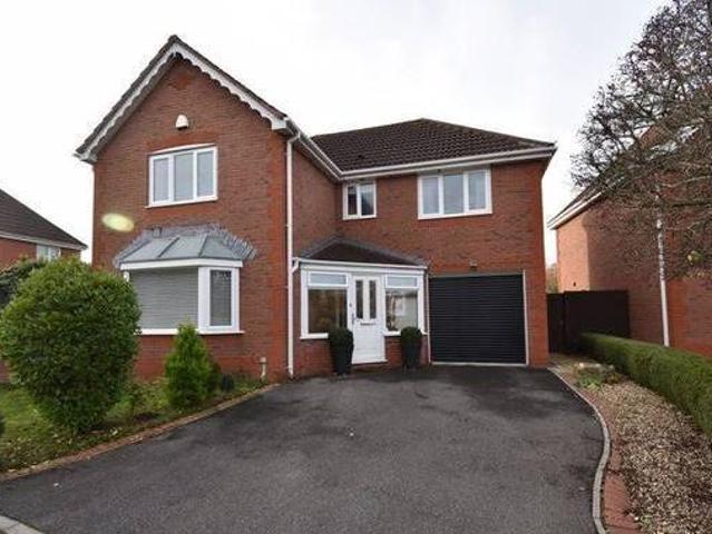 4 bedroom detached house for sale in Heathfields Downend BS16