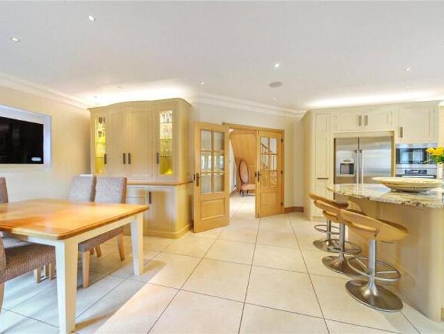 4 bedroom detached house for sale in Heathley End, Chislehurst, BR7