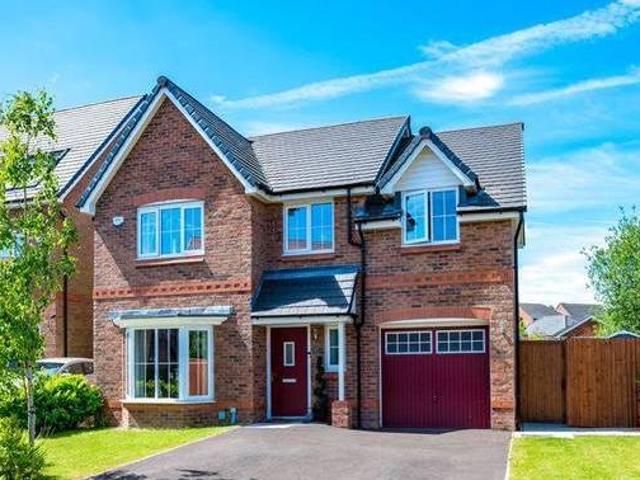 4 bedroom detached house for sale in Hedgebank Standish Wigan WN6