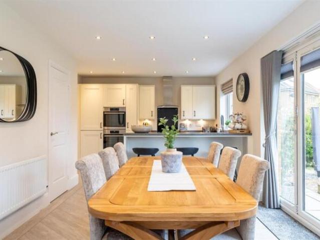 4 bedroom detached house for sale in Helmsley Row, Garforth, Leeds, LS25