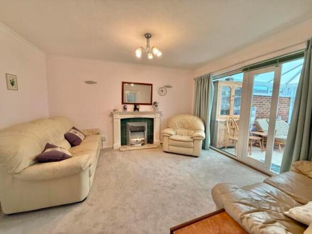 4 bedroom detached house for sale in Helsby Road, Lincoln, LN5