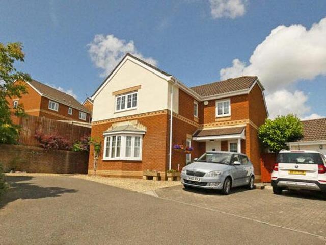 4 Bedroom Detached House For Sale In Hengoed