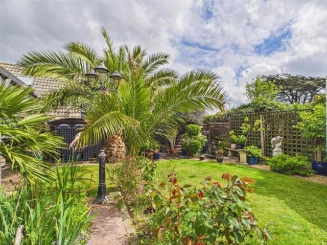 4 bedroom detached house for sale in, Hengistbury Road, Bournemouth, Dorset, BH6