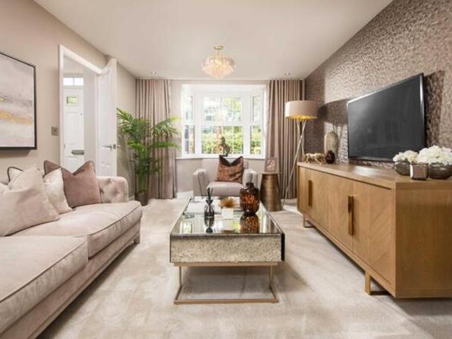4 bedroom detached house for sale in Henley Gate, Ipswich, IP1