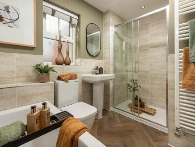 4 bedroom detached house for sale in Henley Gate, Ipswich, IP1