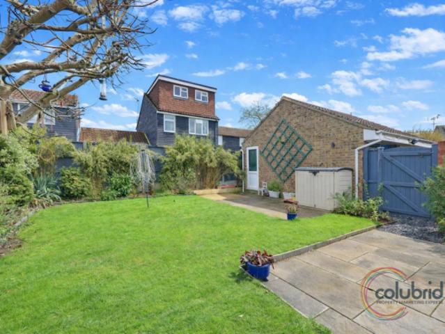4 bedroom detached house for sale in Henniker Gate, Chelmer Village, Chelmsford, CM2