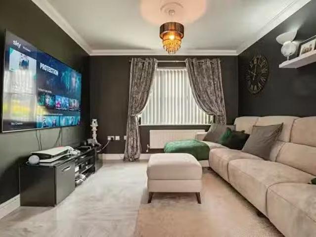 4 Bedroom Detached House For Sale In Heol Chudleigh, St. Mello.