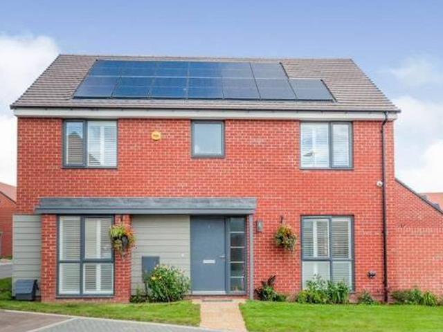 4 bedroom detached house for sale in Hepher Close Wootton Bedford Bedfordshire MK43 MK43