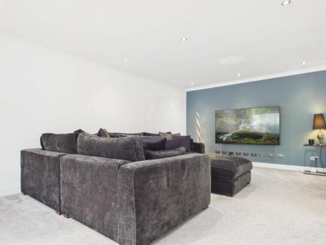 4 bedroom detached house for sale in Heralds Green, Westbrook, WA5