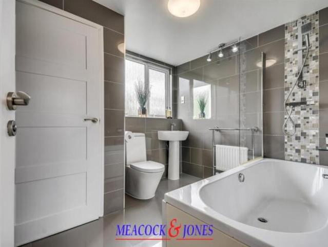 4 bedroom detached house for sale in Heronway, Hutton Mount, Brentwood, CM13