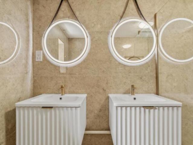 4 bedroom detached house for sale in Herongate Road, Leicester, Leicestershire, LE5