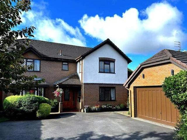 4 Bedroom Detached House For Sale In Hesketh Bank