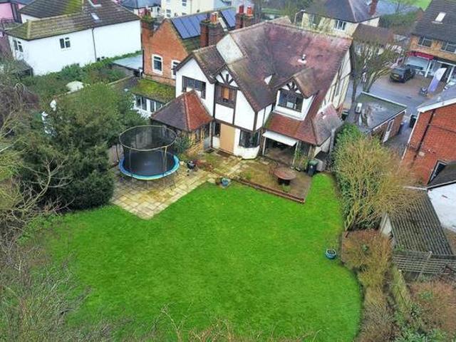 4 bedroom detached house for sale in High Road North Weald Essex CM16 CM16