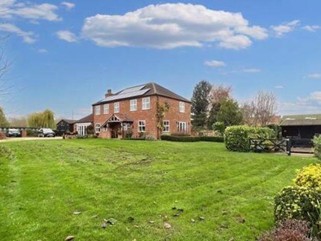 4 Bedroom Detached House For Sale In High Street