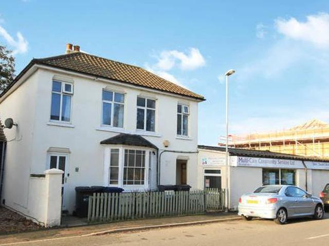 4 bedroom detached house for sale in High Street Fenstanton PE28