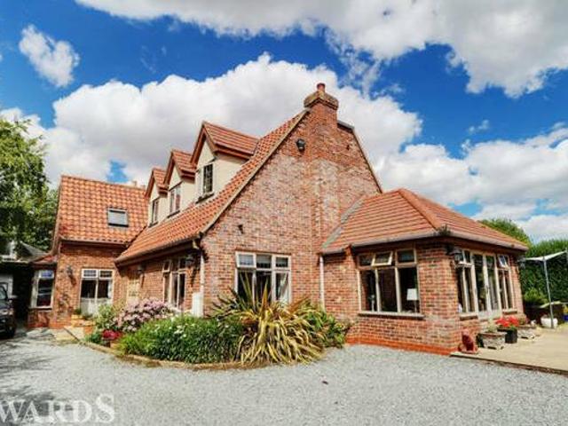 4 bedroom detached house for sale in High Street Kessingland NR33