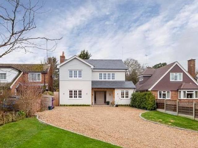 4 bedroom detached house for sale in High Street Kimpton Hitchin Hertfordshire SG4