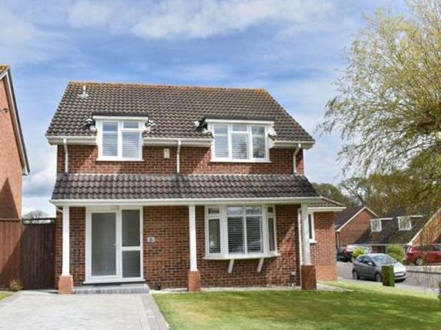 4 Bedroom Detached House For Sale In Highcliffe
