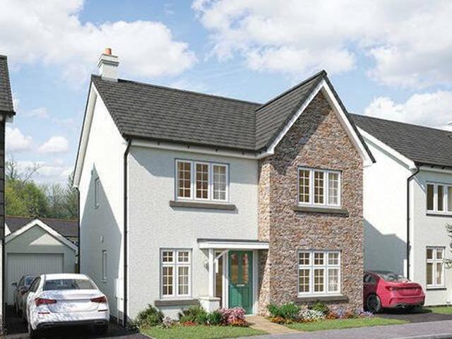 4 bedroom detached house for sale in Higher Trenant Road Egloshayle Wadebridge PL27 6TW PL27