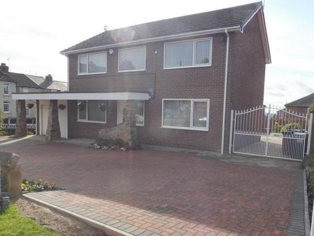 4 bedroom detached house for sale in Highfield Avenue Goldthorpe Rotherham S63