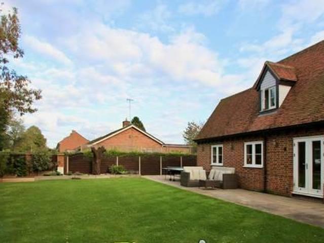 4 bedroom detached house for sale in Highfield Lane Hemel Hempstead HP2