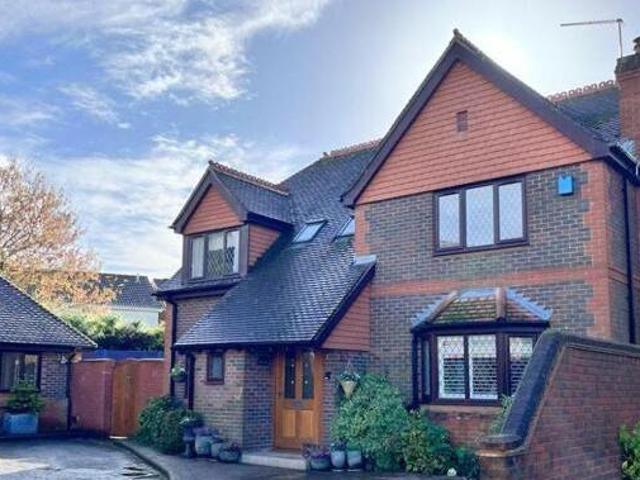 4 Bedroom Detached House For Sale In Hightown, Ringwood