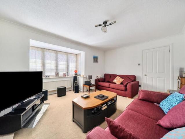 4 bedroom detached house for sale in Highwood Ridge, Basingstoke RG22 4UU, RG22