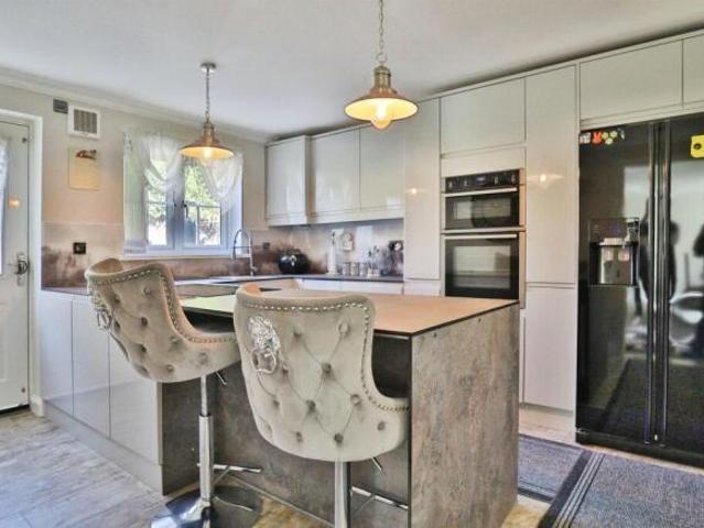4 bedroom detached house for sale in Hill End Crescent, Leeds, LS12