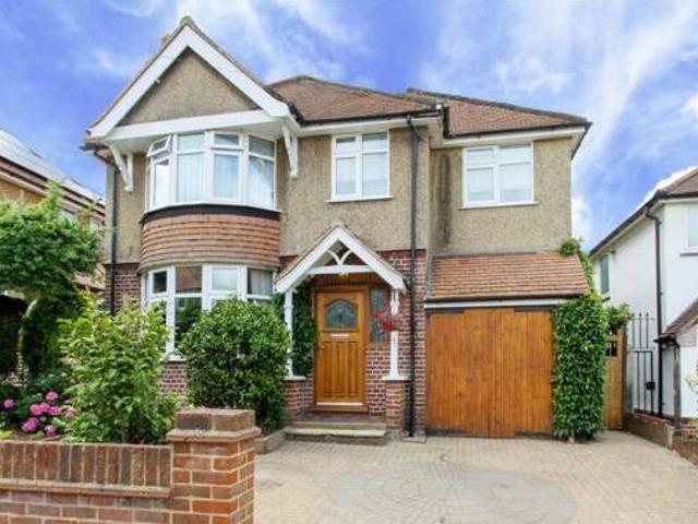 4 Bedroom Detached House For Sale In Hillingdon Village